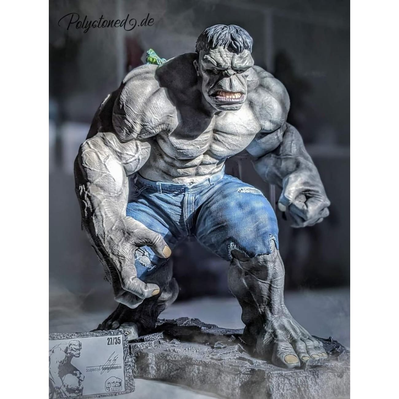 Oomph Studios - Grey Hulk [1/4 Scale] – Avolounge